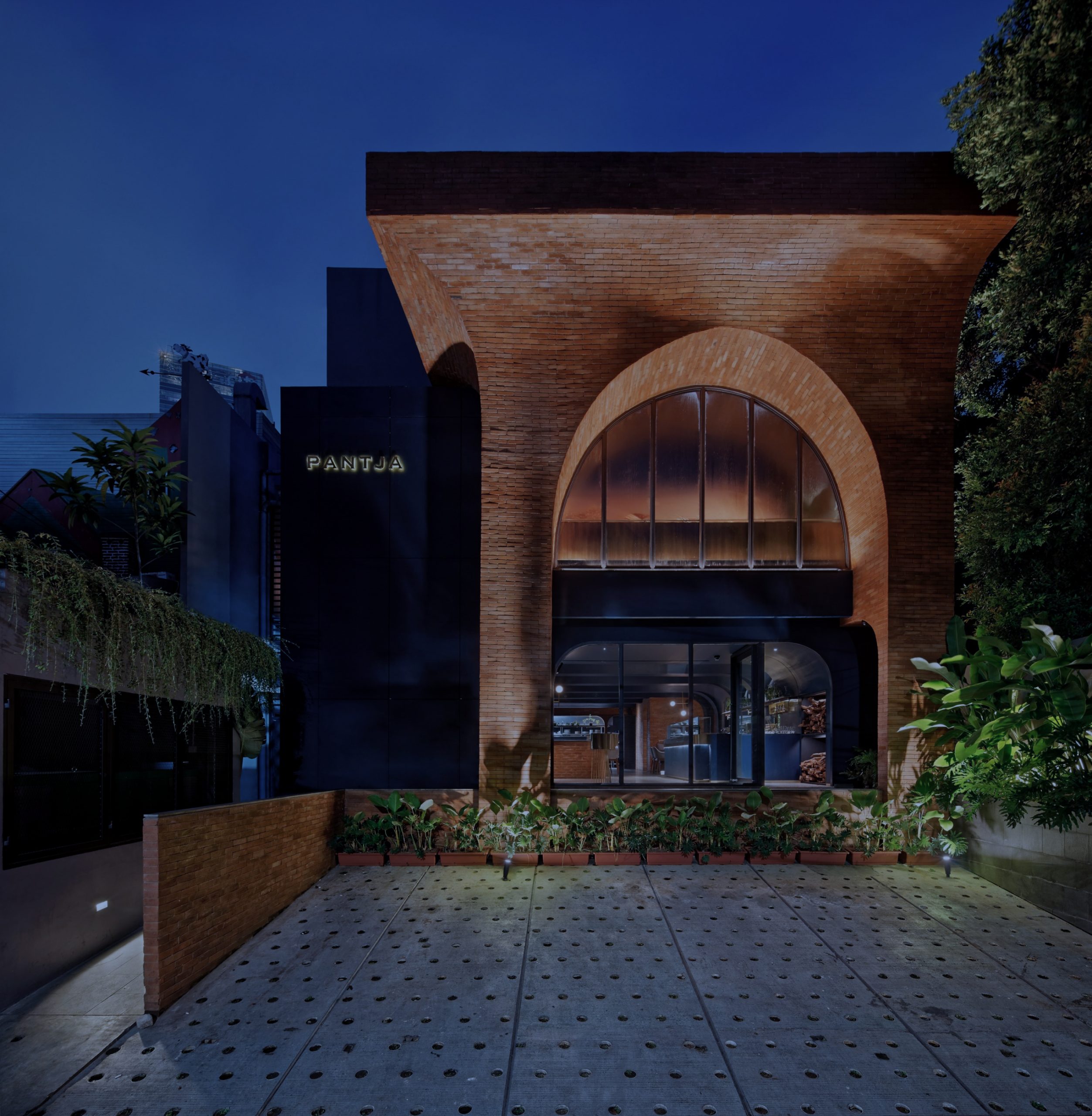 Pantja Bar and Restaurant – Pantja